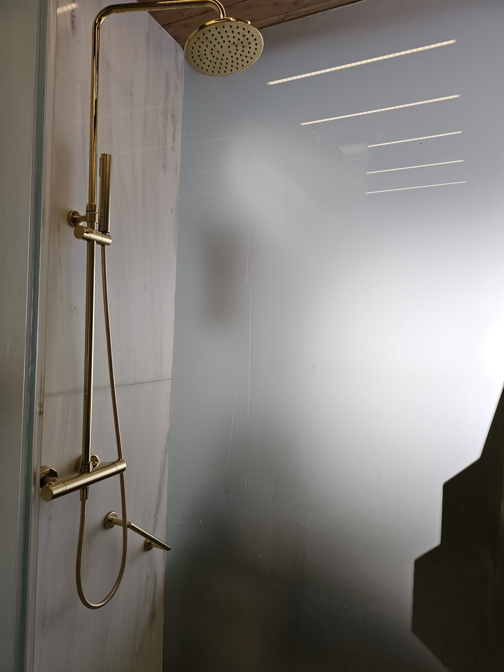 Review: New Hotel Athens, Greece - A Room With No View - InvisibleTiger ...